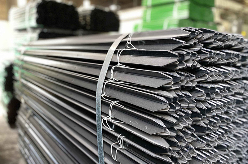 Steel Y Post Mitre 10, Star Pickets - FENCE DEPOT