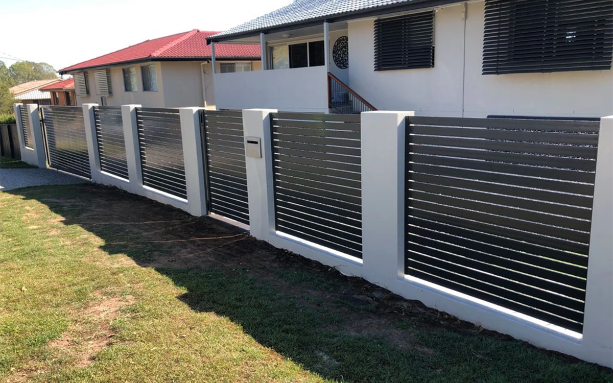 Aluminium Slat Fencing, Horizontal Aluminum Fence - Fence Depot
