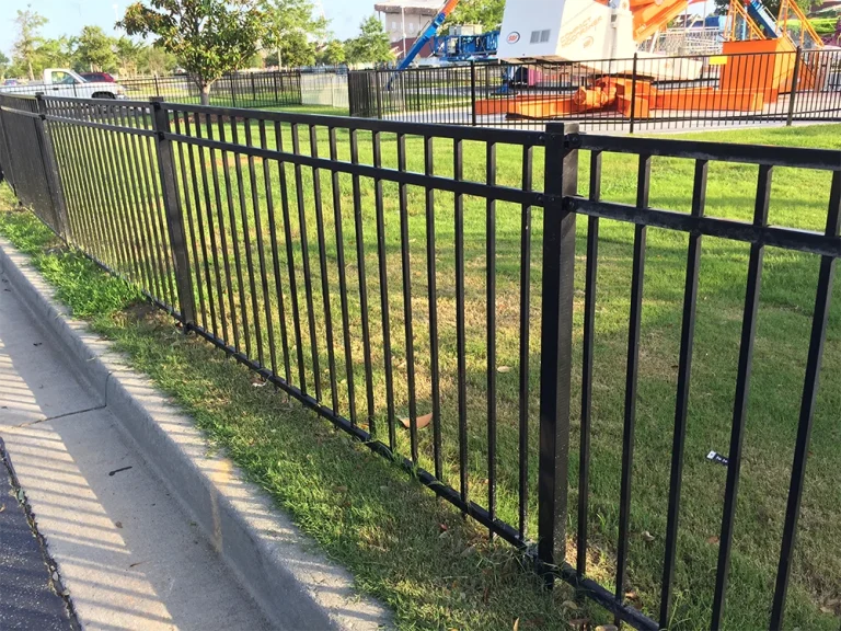 What are the pros and cons of barbed wire? - FENCE DEPOT